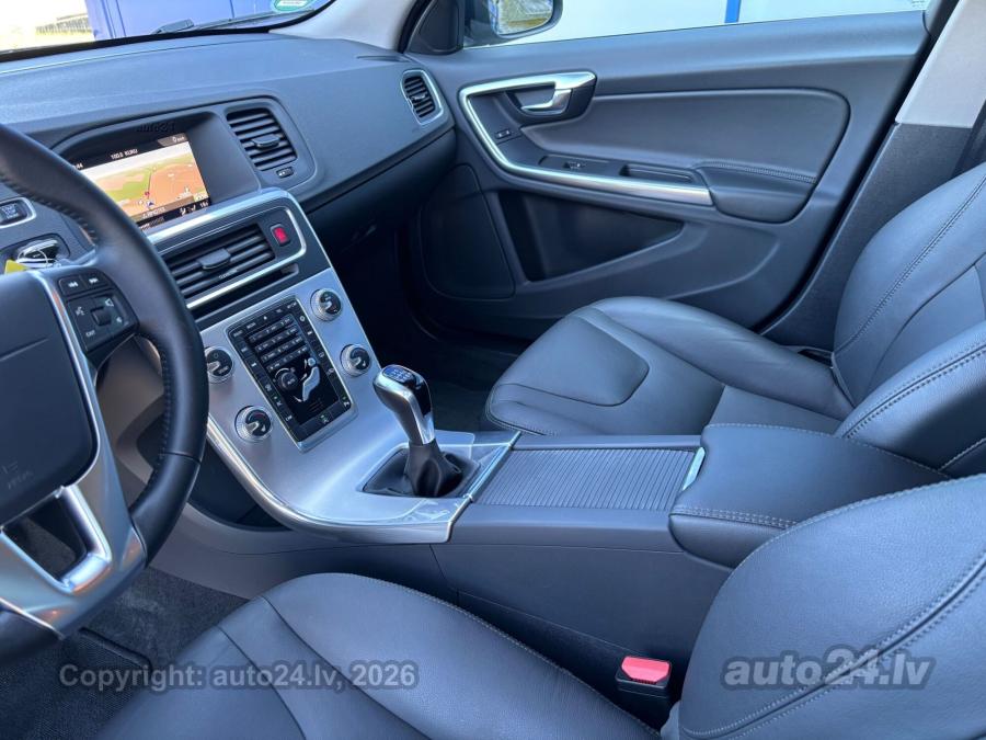 Volvo V60 2018 Paide, ar dzinēja tilpumu 2.00 L un nobraukumu 285 tūkst. km par 8890 €, foto 13 vietnē AUTOMOTO.COM.LV