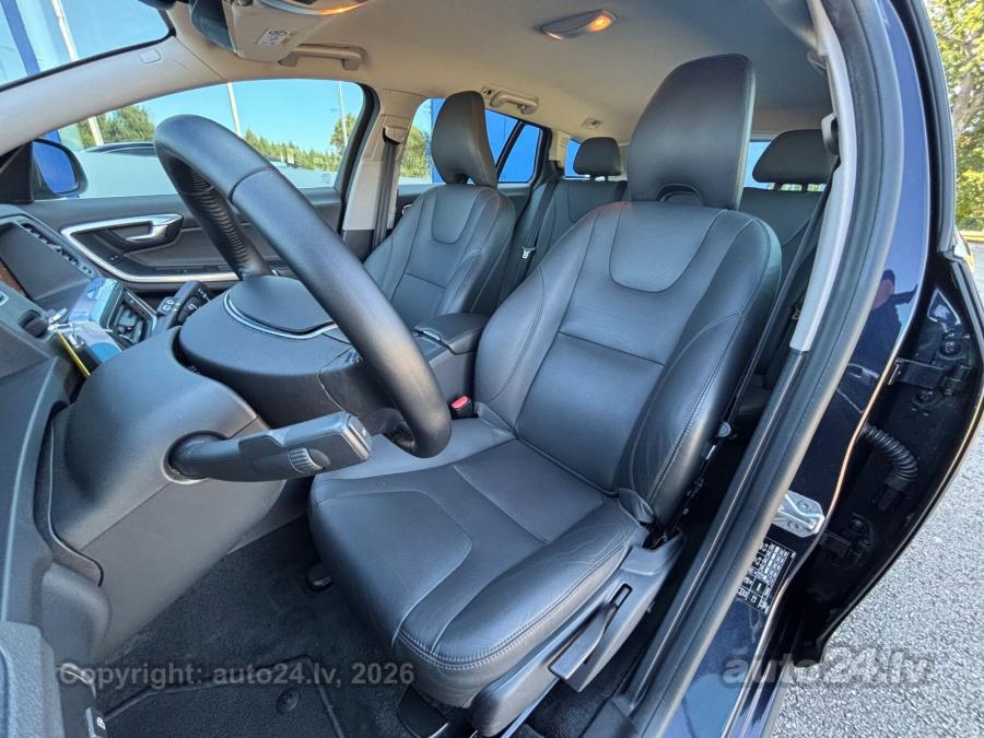 Volvo V60 2018 Paide, ar dzinēja tilpumu 2.00 L un nobraukumu 285 tūkst. km par 8890 €, foto 14 vietnē AUTOMOTO.COM.LV