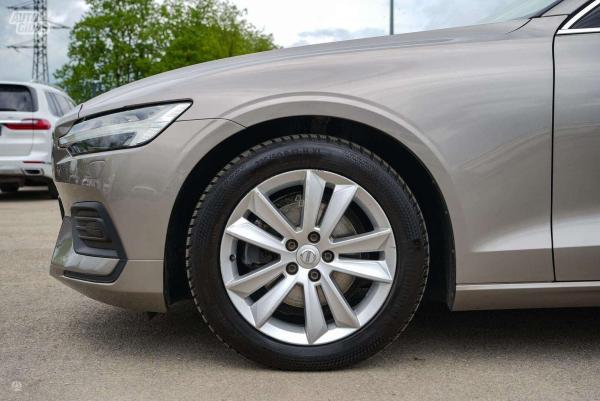 Volvo V60 2019 Marijampole, ar dzinēja tilpumu 2.00 L un nobraukumu 189 tūkst. km par 15750 €, foto 6 vietnē AUTOMOTO.COM.LV