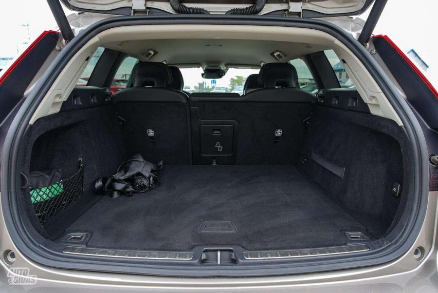 Volvo V60 2019 in Marijampole, with an engine capacity of 2.00 L and mileage of 189 thousand km for 15750 €, photo 14 on AUTOMOTO.COM.LV