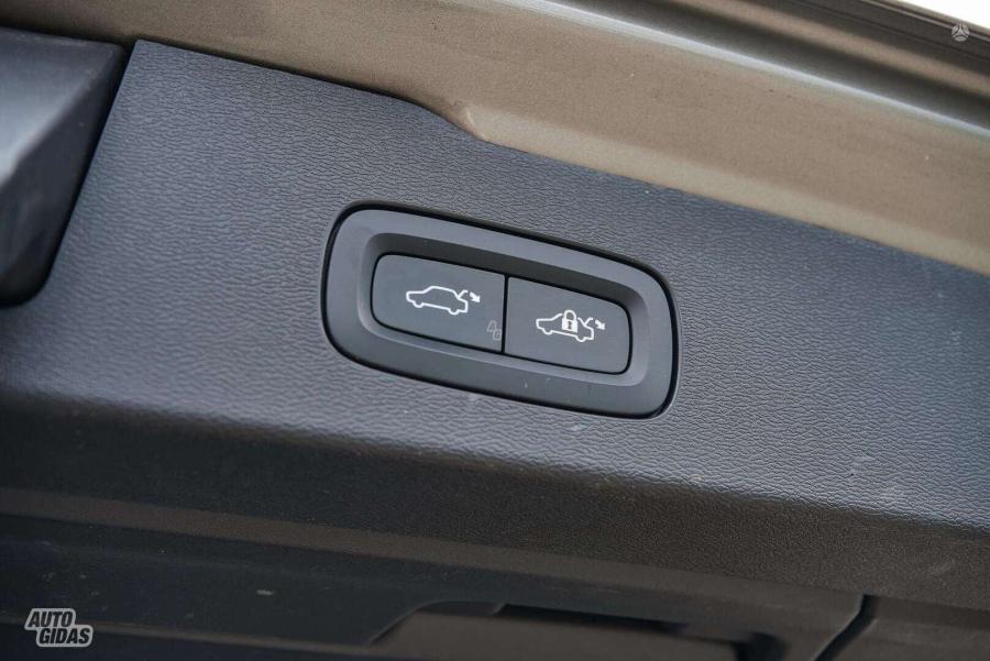Volvo V60 2019 in Marijampole, with an engine capacity of 2.00 L and mileage of 189 thousand km for 15750 €, photo 15 on AUTOMOTO.COM.LV