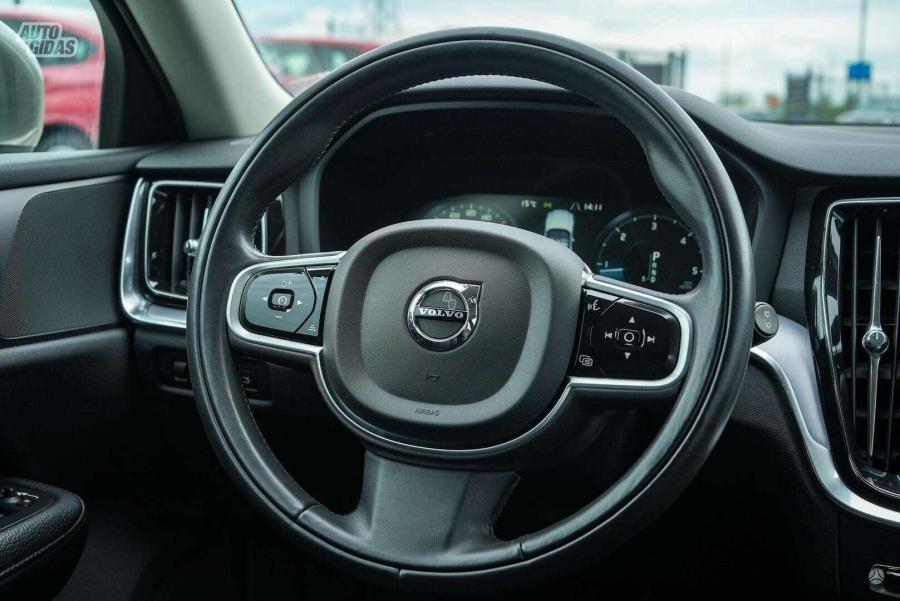 Volvo V60 2019 in Marijampole, with an engine capacity of 2.00 L and mileage of 189 thousand km for 15750 €, photo 21 on AUTOMOTO.COM.LV