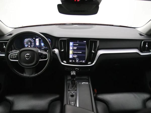 Volvo V60 2019 Viļņa, ar dzinēja tilpumu 2.00 L un nobraukumu 267 tūkst. km par 14699 €, foto 2 vietnē AUTOMOTO.COM.LV