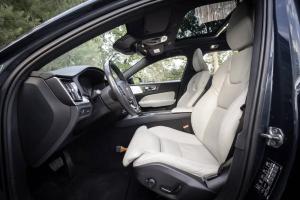 Volvo V60 2019 Jelgava, ar dzinēja tilpumu 2.00 L un nobraukumu 225 tūkst. km par 18800 €, foto 15 vietnē AUTOMOTO.COM.LV