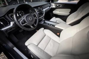 Volvo V60 2019 Jelgava, ar dzinēja tilpumu 2.00 L un nobraukumu 225 tūkst. km par 18800 €, foto 17 vietnē AUTOMOTO.COM.LV