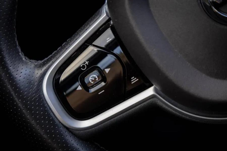 Volvo V60 2019 Jelgava, ar dzinēja tilpumu 2.00 L un nobraukumu 225 tūkst. km par 18800 €, foto 28 vietnē AUTOMOTO.COM.LV