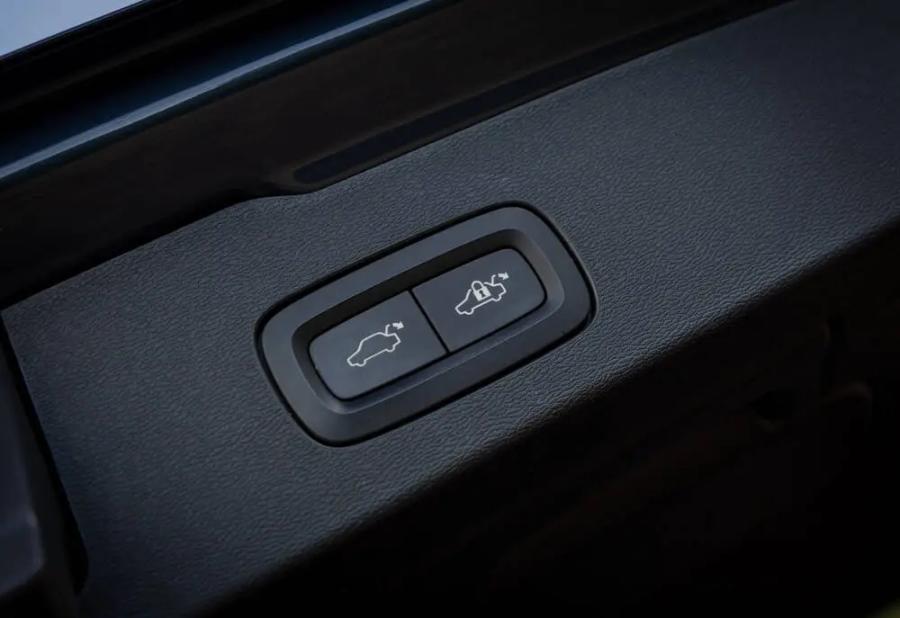 Volvo V60 2019 Jelgava, ar dzinēja tilpumu 2.00 L un nobraukumu 225 tūkst. km par 18800 €, foto 49 vietnē AUTOMOTO.COM.LV