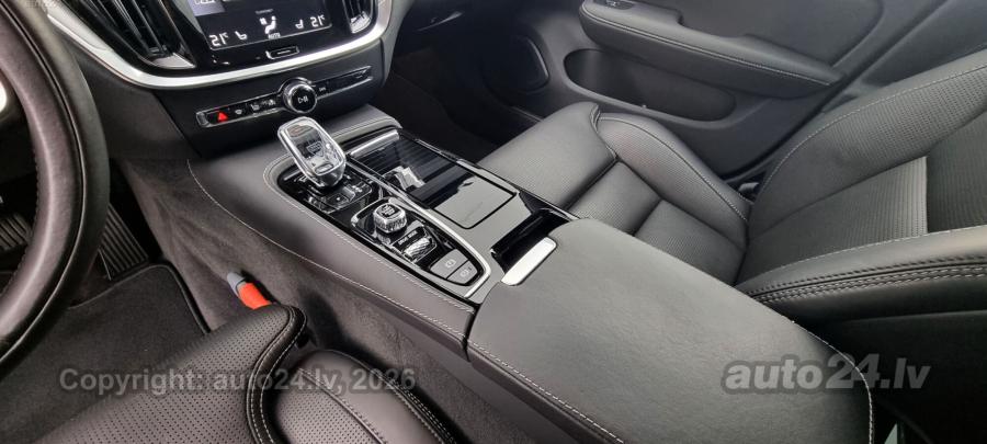 Volvo V60 2019 in Tallinn, with an engine capacity of 2.00 L and mileage of 155 thousand km for 24890 €, photo 16 on AUTOMOTO.COM.LV