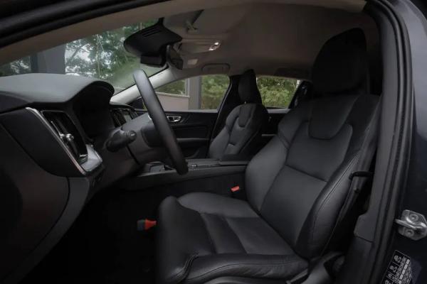 Volvo V60 2019 Jelgava, ar dzinēja tilpumu 2.00 L un nobraukumu 232 tūkst. km par 17500 €, foto 9 vietnē AUTOMOTO.COM.LV