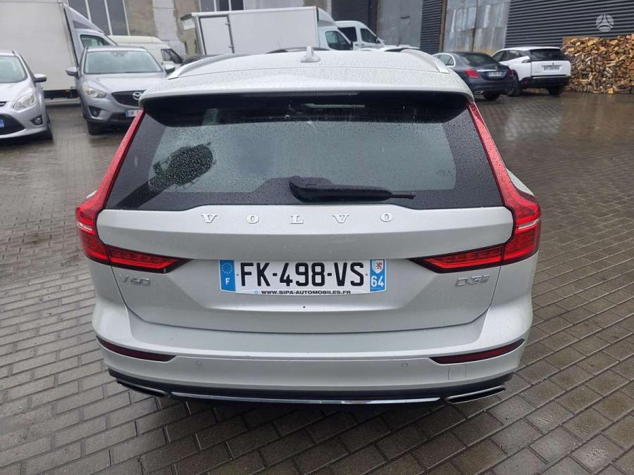 Volvo V60 2019 Tauragė, ar dzinēja tilpumu 1.98 L un nobraukumu 290 tūkst. km par 12300 €, foto 5 vietnē AUTOMOTO.COM.LV