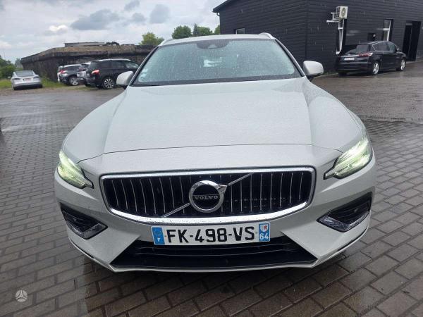 Volvo V60 2019 in Taurage, with an engine capacity of 1.98 L and mileage of 290 thousand km for 12300 €, photo 8 on AUTOMOTO.COM.LV