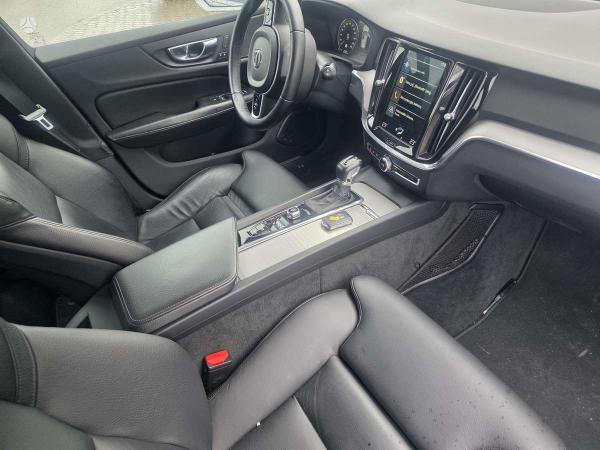Volvo V60 2019 in Taurage, with an engine capacity of 1.98 L and mileage of 290 thousand km for 12300 €, photo 10 on AUTOMOTO.COM.LV