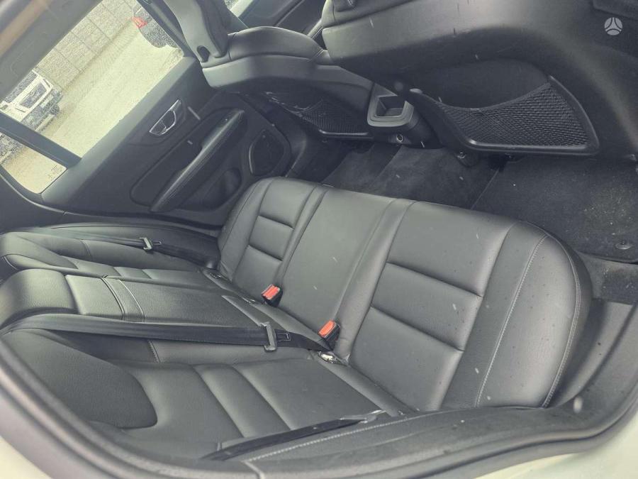 Volvo V60 2019 Tauragė, ar dzinēja tilpumu 1.98 L un nobraukumu 290 tūkst. km par 12300 €, foto 15 vietnē AUTOMOTO.COM.LV