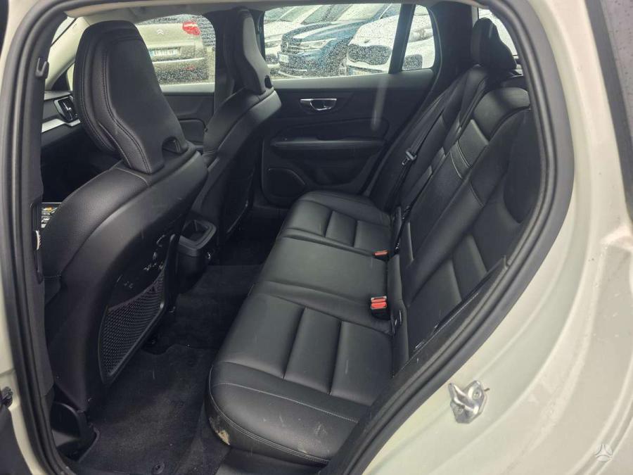 Volvo V60 2019 Tauragė, ar dzinēja tilpumu 1.98 L un nobraukumu 290 tūkst. km par 12300 €, foto 19 vietnē AUTOMOTO.COM.LV