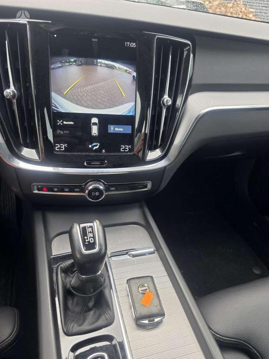 Volvo V60 2019 Tauragė, ar dzinēja tilpumu 1.98 L un nobraukumu 290 tūkst. km par 12300 €, foto 23 vietnē AUTOMOTO.COM.LV