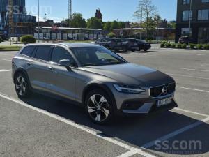Volvo V60 2019 in Riga, with an engine capacity of 2.00 L and mileage of 95 thousand km for 22500 €, photo 3 on AUTOMOTO.COM.LV
