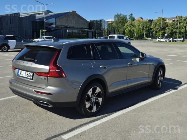 Volvo V60 2019 Rīga vietnē Volvo V60 2019 Rīga, ar dzinēja tilpumu 2.00 L un nobraukumu 95 tūkst. km par 22500 €, foto 4 vietnē AUTOMOTO.COM.LV