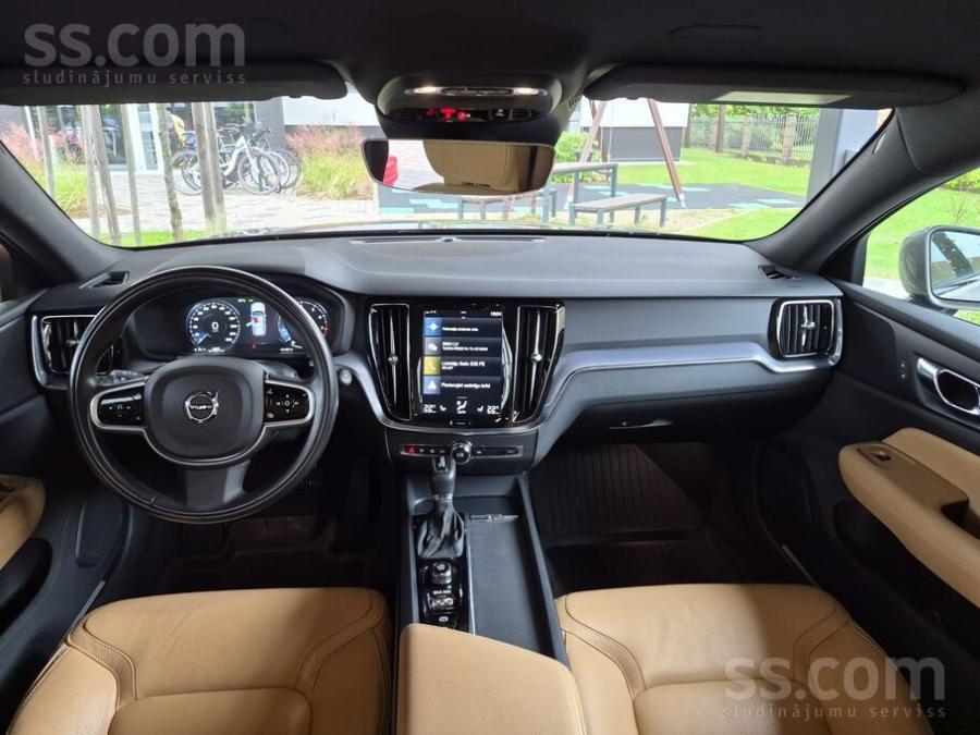 Volvo V60 2019 in Riga, with an engine capacity of 2.00 L and mileage of 95 thousand km for 22500 €, photo 5 on AUTOMOTO.COM.LV