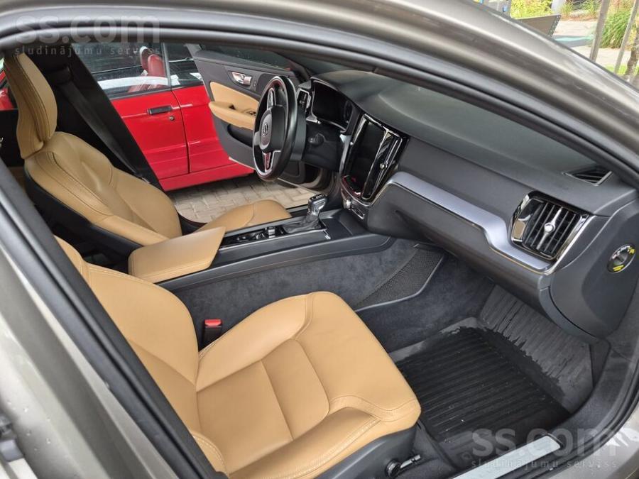 Volvo V60 2019 in Riga, with an engine capacity of 2.00 L and mileage of 95 thousand km for 22500 €, photo 7 on AUTOMOTO.COM.LV