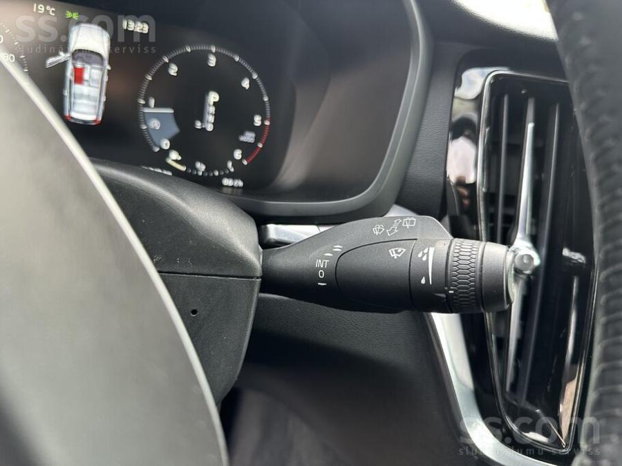 Volvo V60 2019 Tukums, ar dzinēja tilpumu 2.00 L un nobraukumu 289 tūkst. km par 13990 €, foto 19 vietnē AUTOMOTO.COM.LV