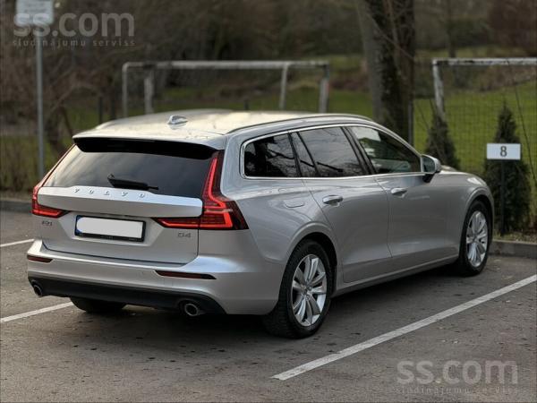 Volvo V60 2020 in Riga, with an engine capacity of 2.00 L and mileage of 12 thousand km for 18750 €, photo 6 on AUTOMOTO.COM.LV