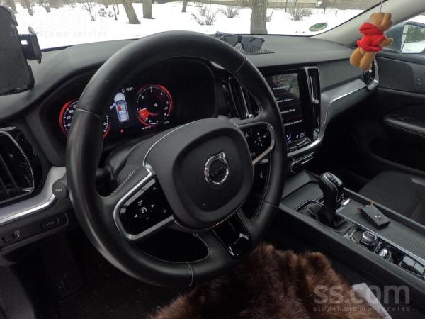 Volvo V60 2020 in Ventspils, with an engine capacity of 2.00 L and mileage of 0 thousand km for 16000 €, photo 5 on AUTOMOTO.COM.LV