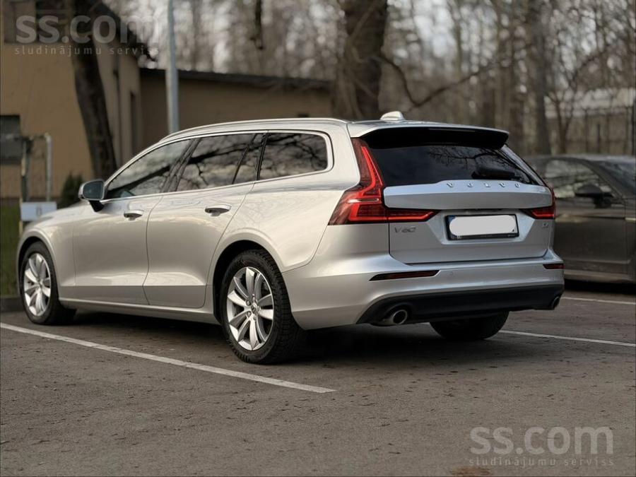 Volvo V60 2020 in Riga, with an engine capacity of 2.00 L and mileage of 230 thousand km for 17550 €, photo 4 on AUTOMOTO.COM.LV