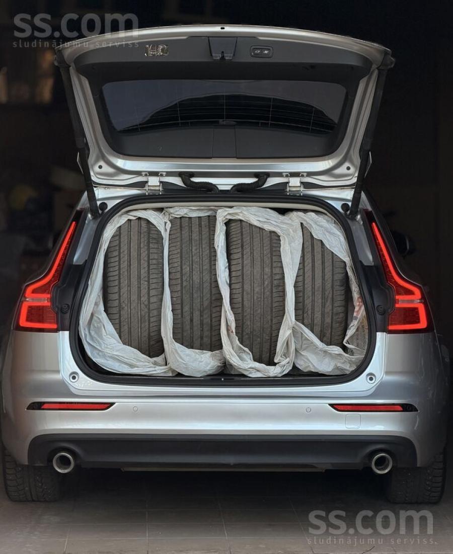 Volvo V60 2020 in Riga, with an engine capacity of 2.00 L and mileage of 230 thousand km for 17550 €, photo 11 on AUTOMOTO.COM.LV