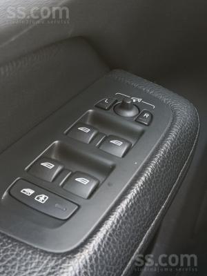 Volvo V60 2020 in Riga, with an engine capacity of 2.00 L and mileage of 230 thousand km for 17550 €, photo 21 on AUTOMOTO.COM.LV