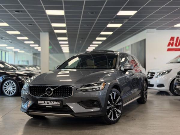 Volvo V60 2020 in Klaipeda, with an engine capacity of 1.97 L and mileage of 103 thousand km for 27950 €, photo 2 on AUTOMOTO.COM.LV