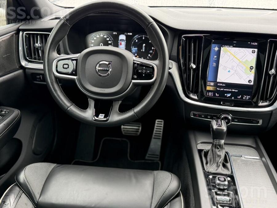 Volvo V60 2020 in Riga, with an engine capacity of 2.00 L and mileage of 127 thousand km for 19700 €, photo 5 on AUTOMOTO.COM.LV