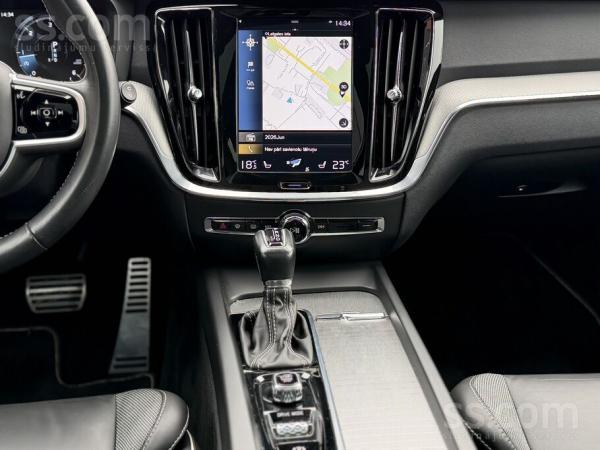 Volvo V60 2020 Rīga vietnē Volvo V60 2020 Rīga, ar dzinēja tilpumu 2.00 L un nobraukumu 127 tūkst. km par 19700 €, foto 9 vietnē AUTOMOTO.COM.LV