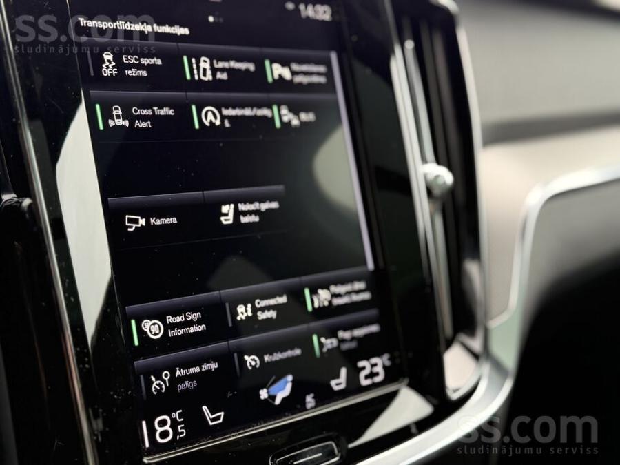 Volvo V60 2020 in Riga, with an engine capacity of 2.00 L and mileage of 127 thousand km for 19700 €, photo 12 on AUTOMOTO.COM.LV