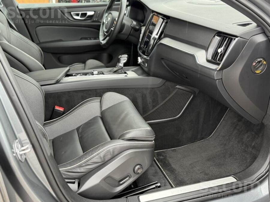 Volvo V60 2020 in Riga, with an engine capacity of 2.00 L and mileage of 127 thousand km for 19700 €, photo 16 on AUTOMOTO.COM.LV