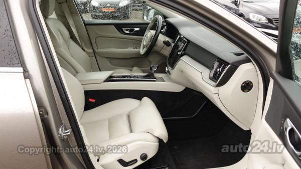 Volvo V60 2020 in Tartu on AUTOMOTO.COM.LV Volvo V60 2020 in Tartu, with an engine capacity of 2.00 L and mileage of 220 thousand km for 15999 €, photo 3 on AUTOMOTO.COM.LV