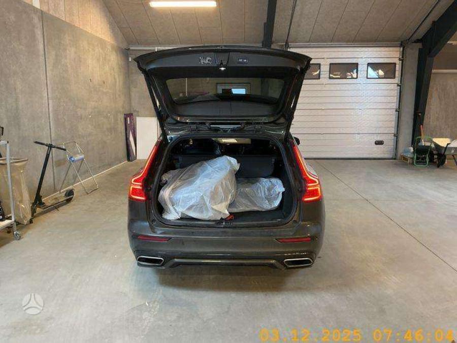 Volvo V60 2021 Viļņa, ar dzinēja tilpumu 1.97 L un nobraukumu 233 tūkst. km par 16990 €, foto 18 vietnē AUTOMOTO.COM.LV