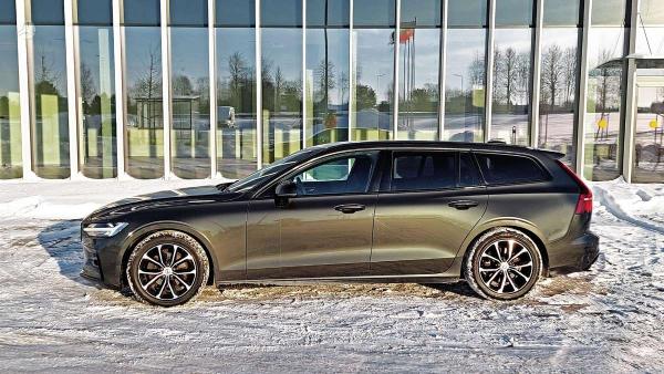 Volvo V60 2021 Viļņa, ar dzinēja tilpumu 1.97 L un nobraukumu 235 tūkst. km par 16990 €, foto 8 vietnē AUTOMOTO.COM.LV