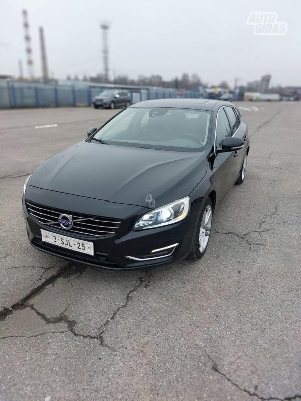Volvo V60 2021 Panevēža, ar dzinēja tilpumu 2.40 L un nobraukumu 335 tūkst. km par 6150 €, foto 1 vietnē AUTOMOTO.COM.LV