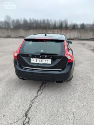 Volvo V60 2021 Panevēža, ar dzinēja tilpumu 2.40 L un nobraukumu 335 tūkst. km par 6150 €, foto 3 vietnē AUTOMOTO.COM.LV
