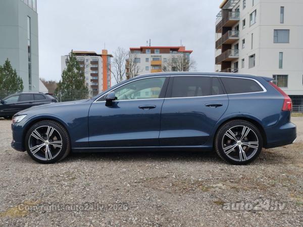 Volvo V60 2021 in Tallinn, with an engine capacity of 2.00 L and mileage of 180 thousand km for 18999 €, photo 2 on AUTOMOTO.COM.LV