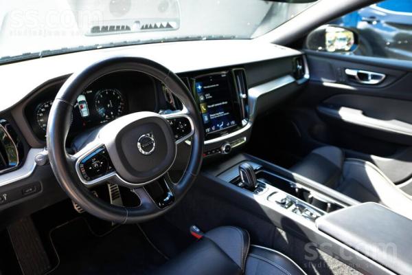 Volvo V60 2021 in Riga, with an engine capacity of 2.00 L and mileage of 245 thousand km for 16890 €, photo 5 on AUTOMOTO.COM.LV