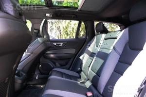 Volvo V60 2021 in Riga, with an engine capacity of 2.00 L and mileage of 245 thousand km for 16890 €, photo 7 on AUTOMOTO.COM.LV