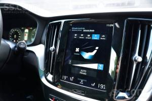 Volvo V60 2021 in Riga, with an engine capacity of 2.00 L and mileage of 245 thousand km for 16890 €, photo 9 on AUTOMOTO.COM.LV