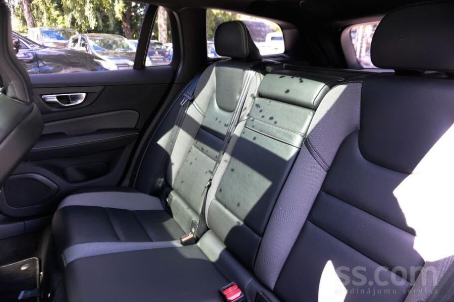 Volvo V60 2021 in Riga, with an engine capacity of 2.00 L and mileage of 245 thousand km for 16890 €, photo 15 on AUTOMOTO.COM.LV