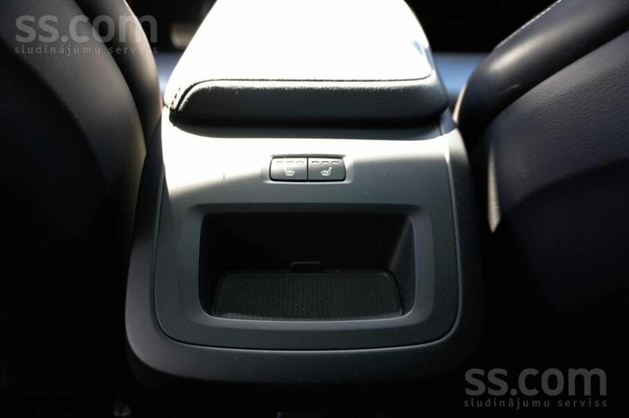 Volvo V60 2021 in Riga, with an engine capacity of 2.00 L and mileage of 245 thousand km for 16890 €, photo 16 on AUTOMOTO.COM.LV