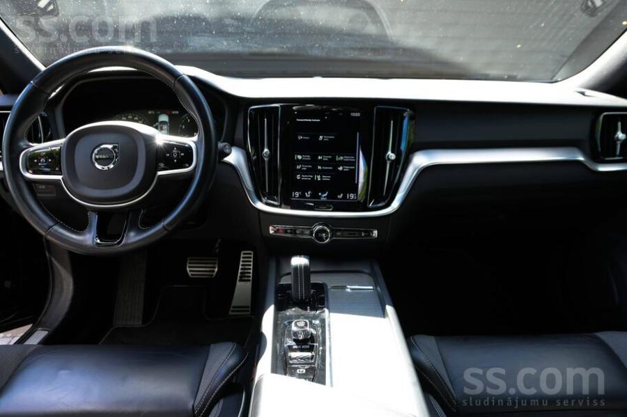 Volvo V60 2021 in Riga, with an engine capacity of 2.00 L and mileage of 245 thousand km for 16890 €, photo 17 on AUTOMOTO.COM.LV