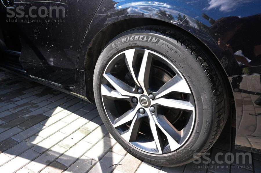 Volvo V60 2021 in Riga, with an engine capacity of 2.00 L and mileage of 245 thousand km for 16890 €, photo 21 on AUTOMOTO.COM.LV