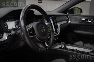 Volvo V60 2021 Jelgava, ar dzinēja tilpumu 2.00 L un nobraukumu 212 tūkst. km par 18800 €, foto 14 vietnē AUTOMOTO.COM.LV