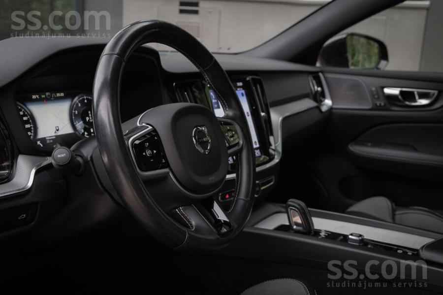 Volvo V60 2021 Jelgava, ar dzinēja tilpumu 2.00 L un nobraukumu 212 tūkst. km par 18800 €, foto 14 vietnē AUTOMOTO.COM.LV