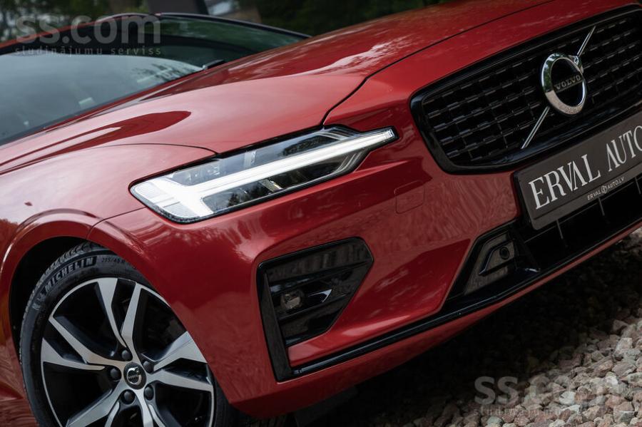 Volvo V60 2021 Jelgava, ar dzinēja tilpumu 2.00 L un nobraukumu 212 tūkst. km par 18800 €, foto 36 vietnē AUTOMOTO.COM.LV